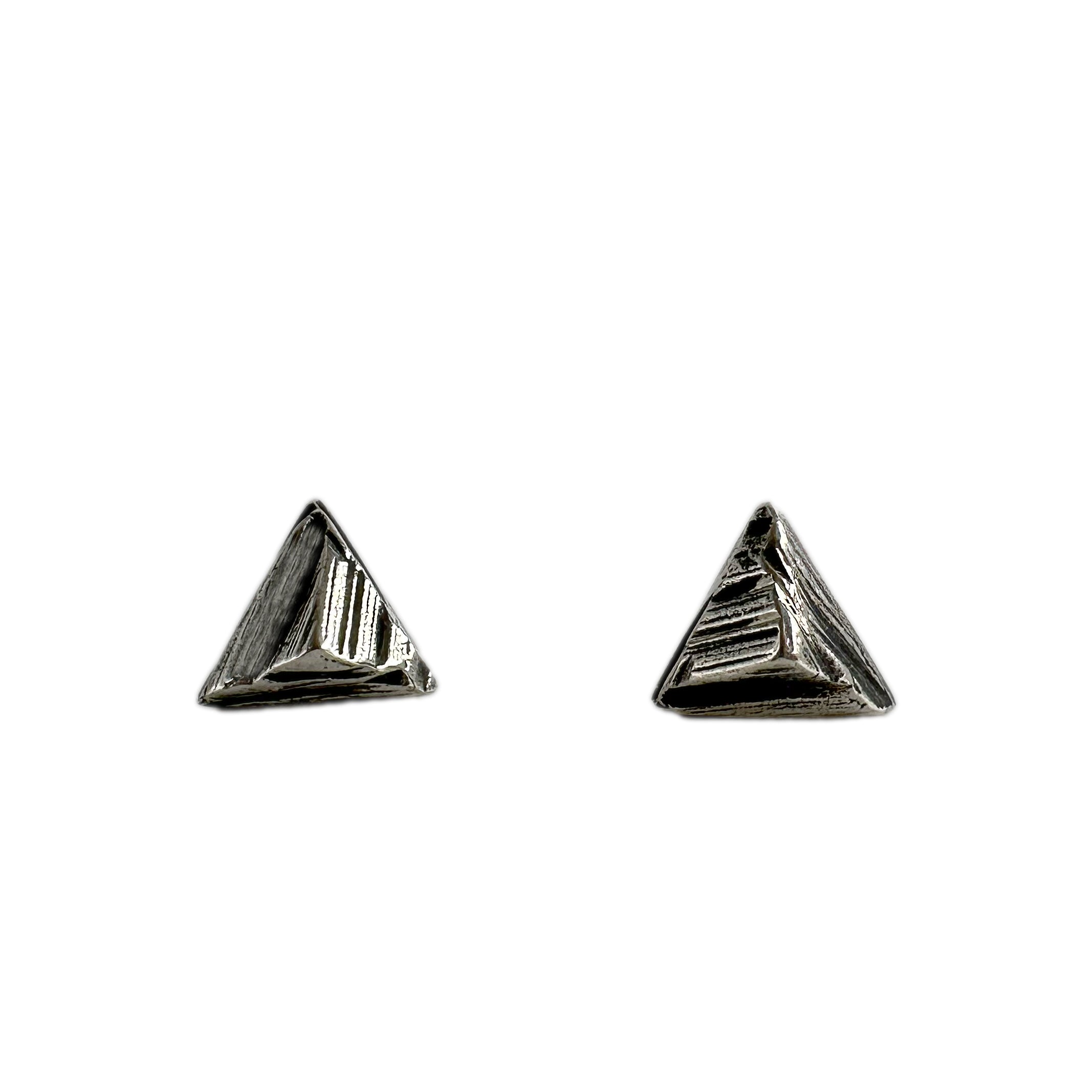 TRIANGLE EARRINGS – Lucentement